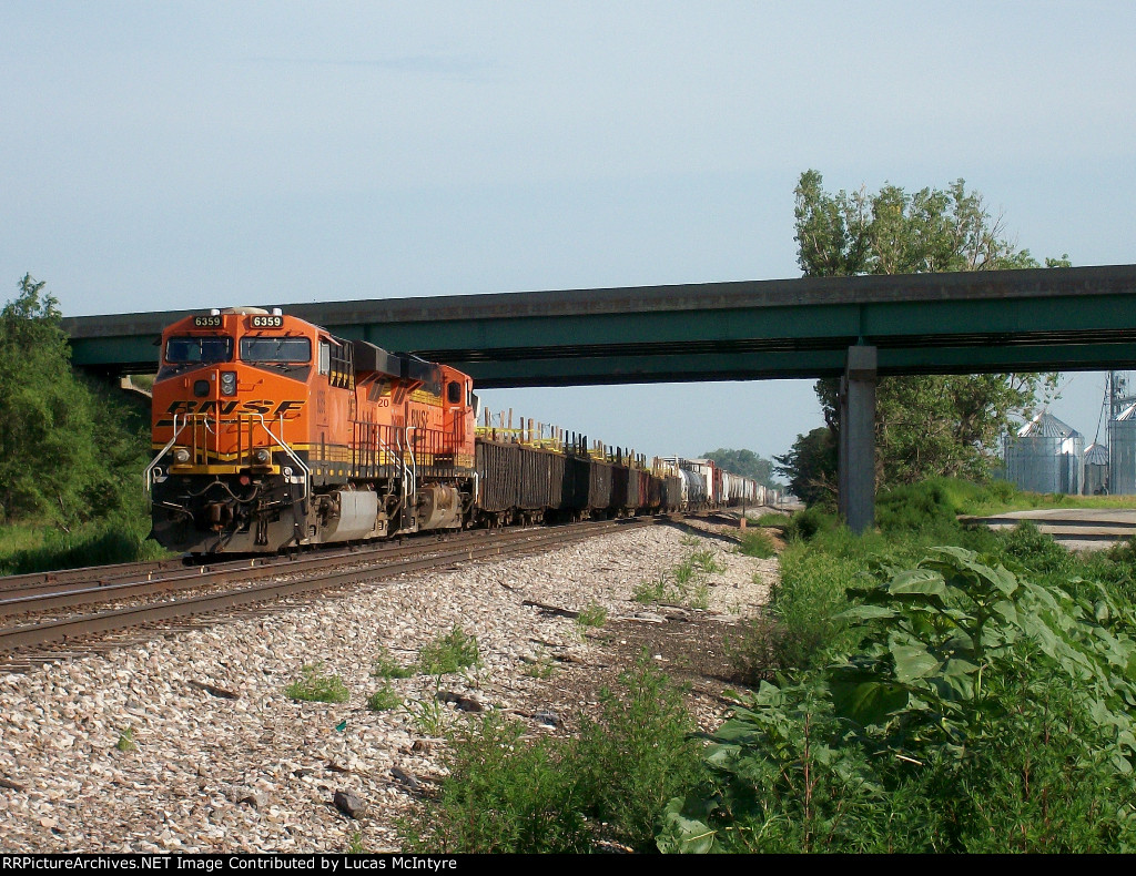 BNSF 6359 tied down westbound BNSF manifest train
